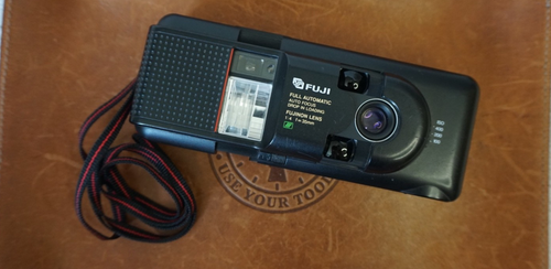 Fuji DL-50 Point and Shoot 35mm Film Camera f4 35mm Autofocus Fujinon ...