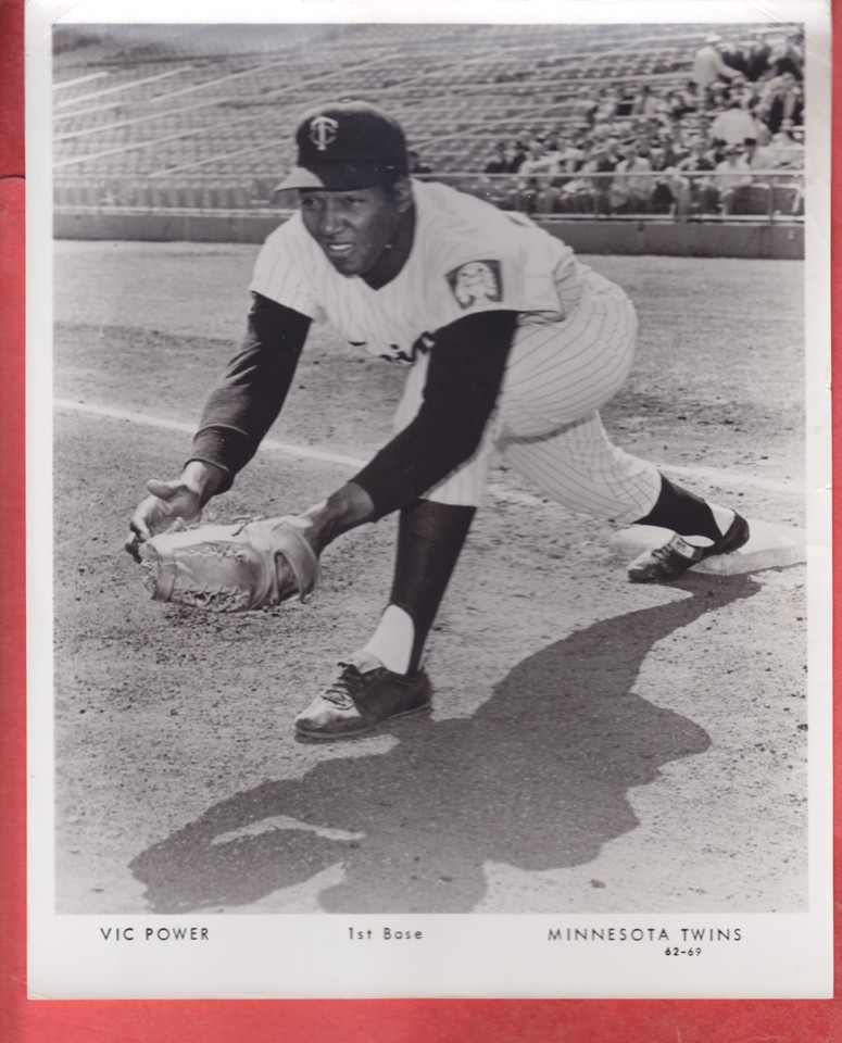 1962 TWINS GLOSSY TEAM ISSUE 8 X 10 VIC POWER | eBay