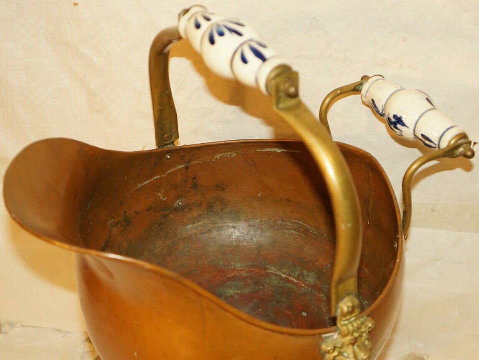 COPPER DUTCH HELMET COAL ASH SCUTLLE BUCKET DELFT BLUE HANDLE BRASS ...