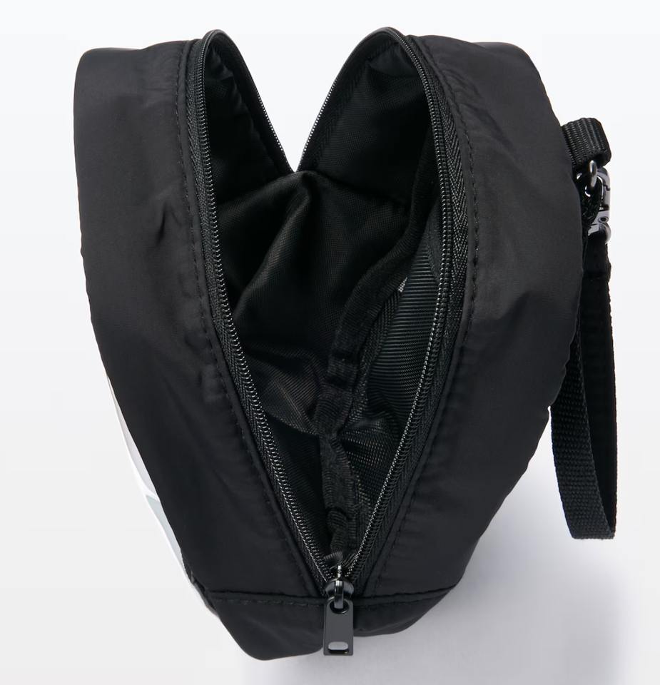Muji Hangable Collection Display Pouch 11x16x7cm Ivory Black Green ...