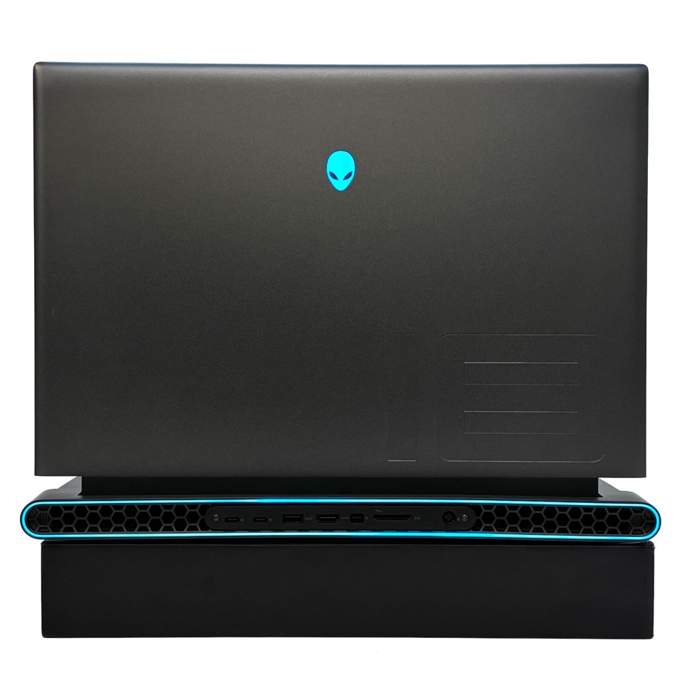 Alienware M18 R1 AMD 18" FHD+ RYZEN 9 7945HX 32GB RAM 1TB SSD RTX 4070 ...