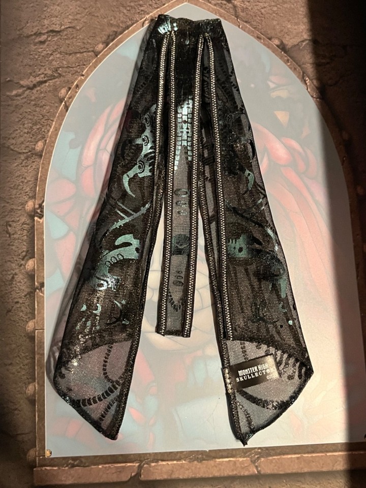 Monster High Alien Xenomorph Skullector Movie Doll Collector W ...