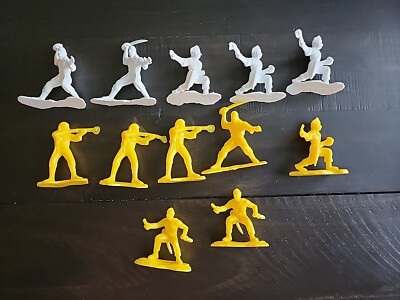 Vintage White & Yellow Plastic Toy Pirates 2” Black Beard Pirates ...