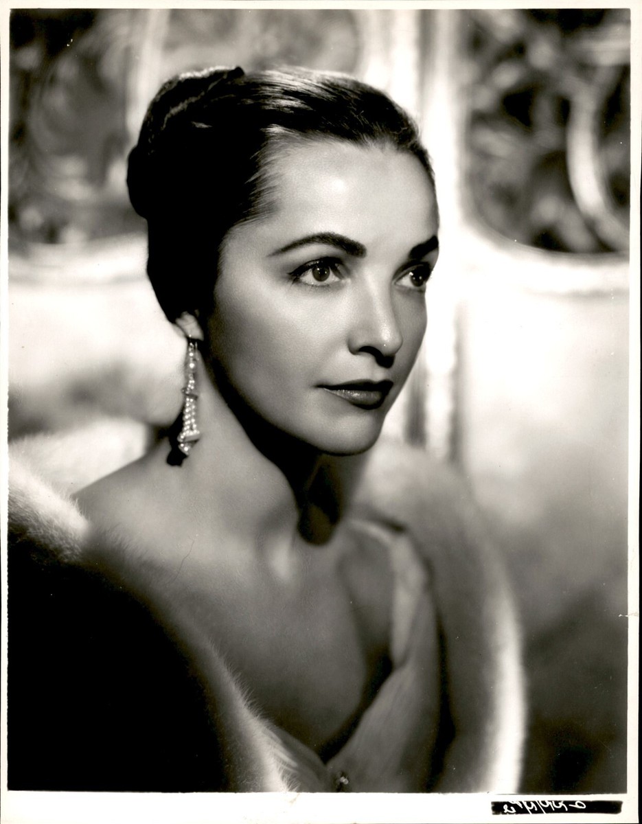 Neva Patterson Desk Set