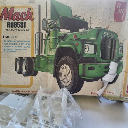AMT Mack R685ST 1/25 Scale Truck Kit T535 Parts Missing Pieces | eBay