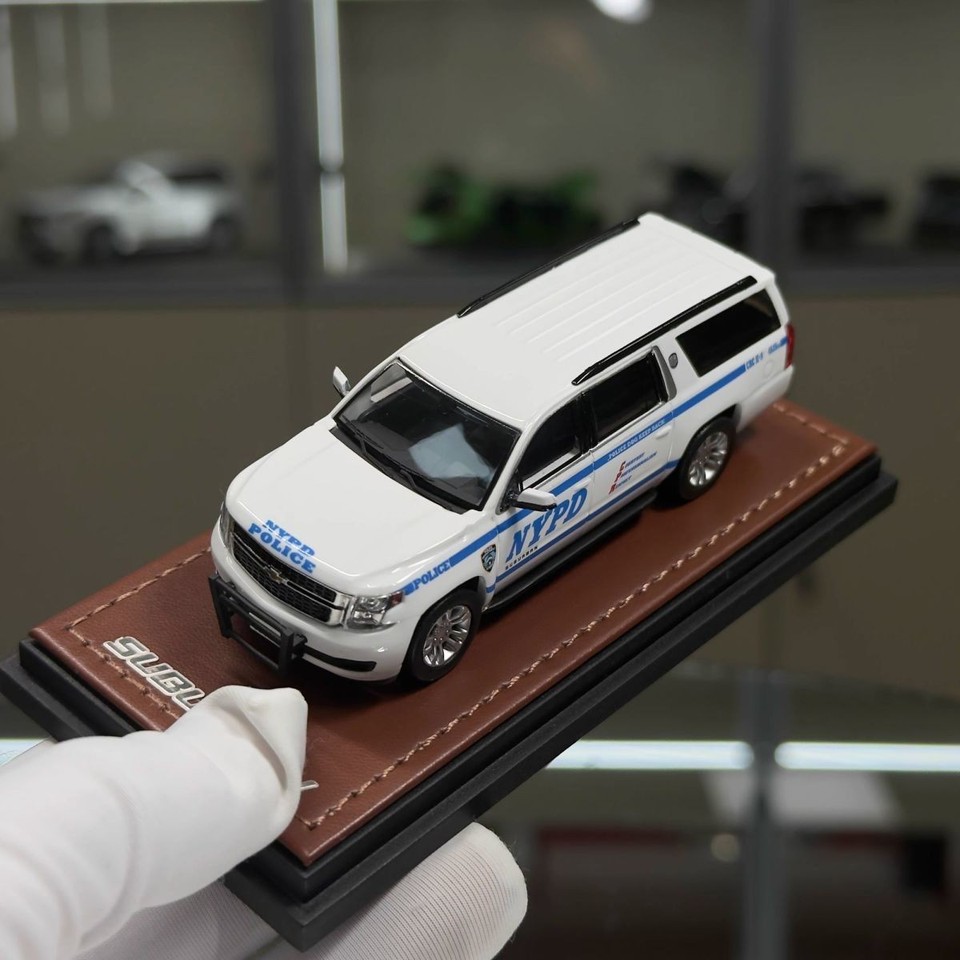 GOC 1/64 NYPD Ford CV & Chevrolet Suburban Die-Cast Car Model | eBay UK