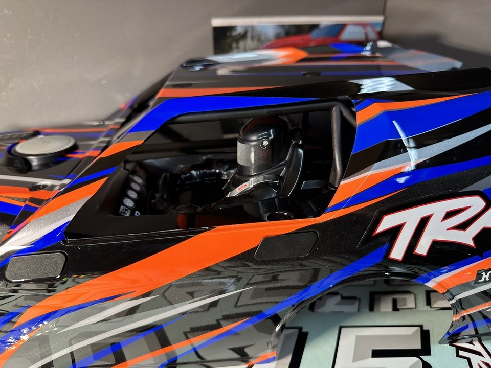 Traxxas MODIFIED mudboss Body Painted Complete Clipless NEW Blue Orange ...