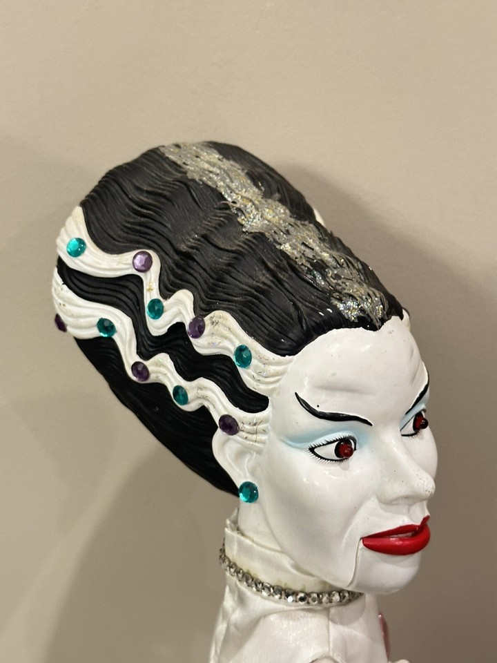 Gemmy x Universal Studios Monsters Big Head Bride Frankenstein Animated ...