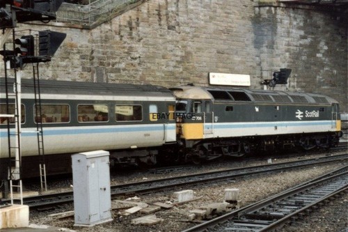 PHOTO CLASS 47 LOCO NO 47706 AT GLASGOW QUEEN STREET 1989 | eBay