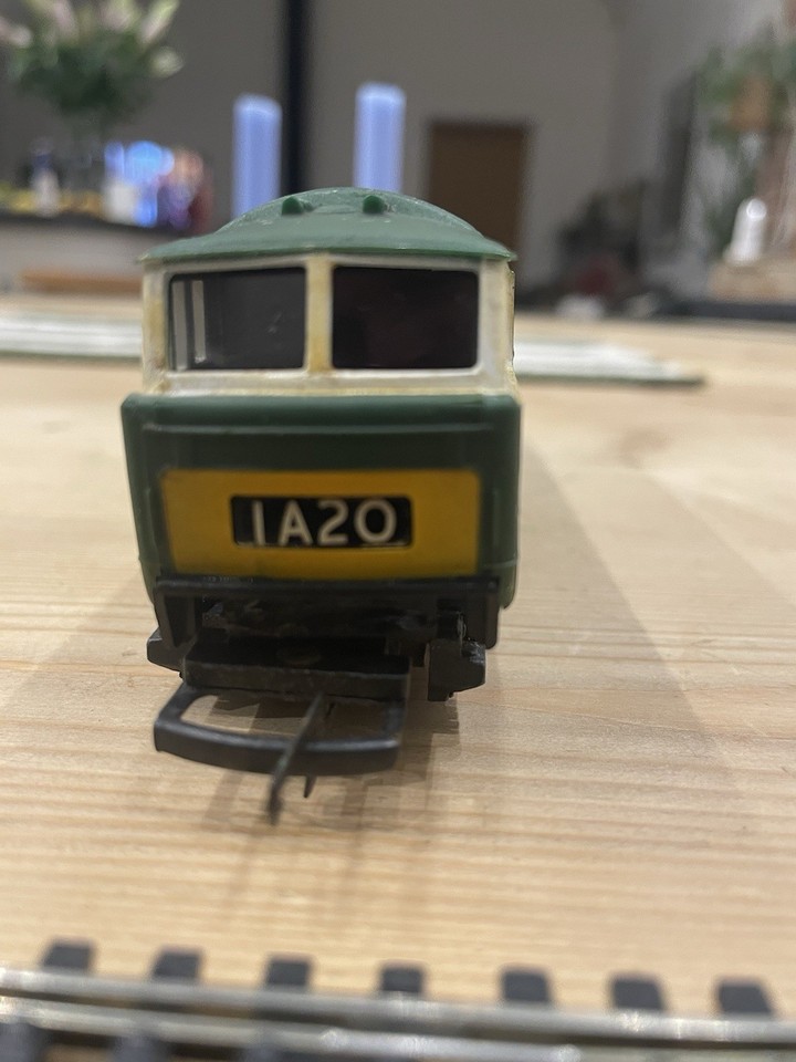 NO RES Triang Hornby Class 35 Diesel Hymek BR Green D7063 OO Gauge ...