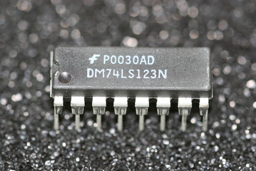 DM74LS123N Fairchild Dual Retriggerable OneShot Monostable ...