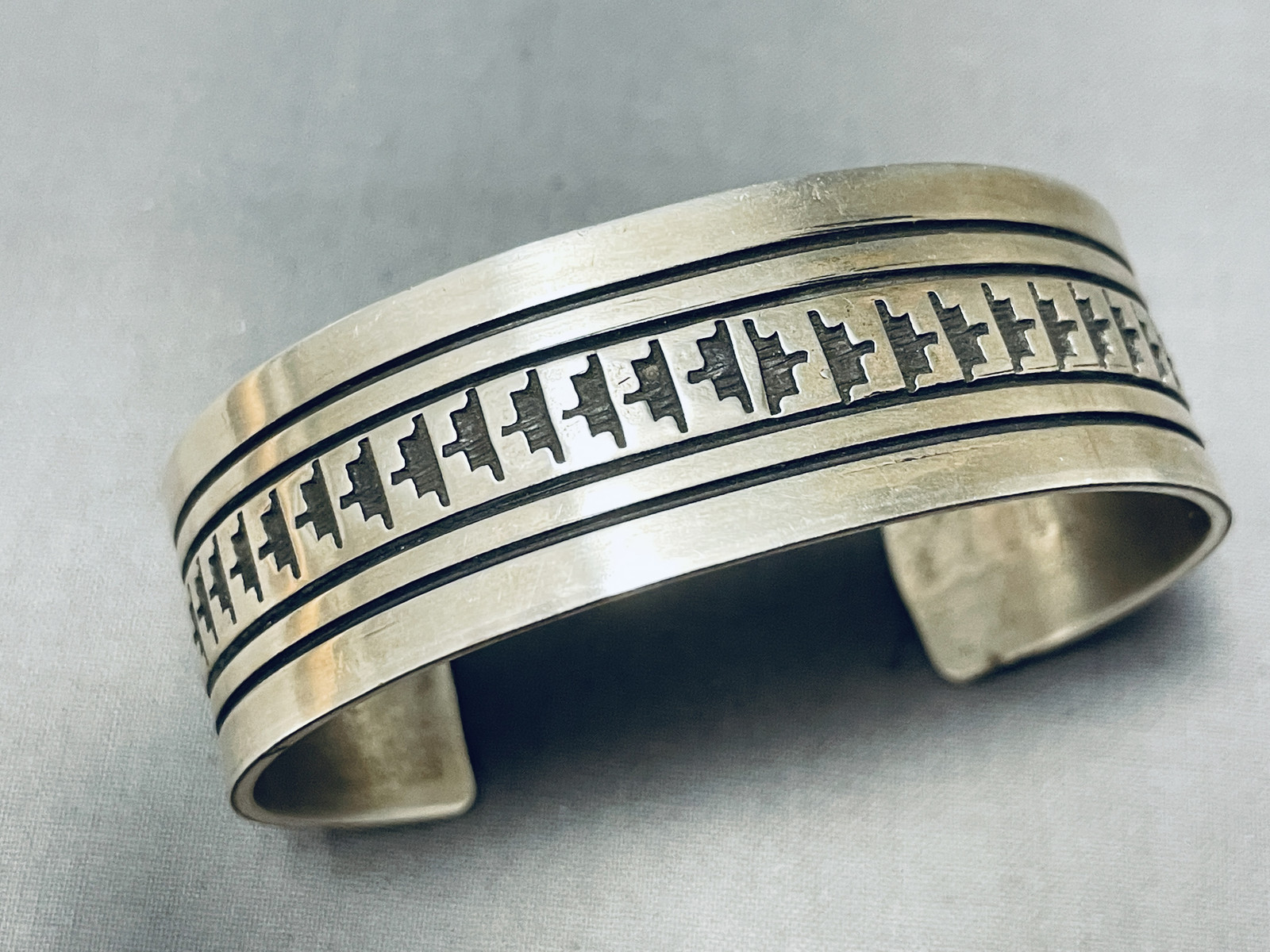 ONE OF THE MOST UNIQUE NAVAJO STAMP STERLING SILVER B… - Gem