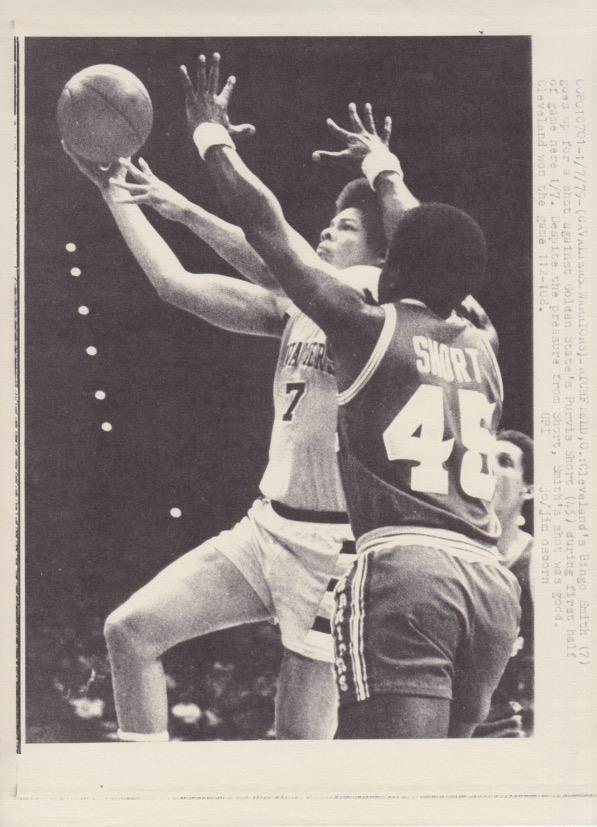 Cleveland's Bingo Smith goes up for a shot against P.Short 1/7/79 ...