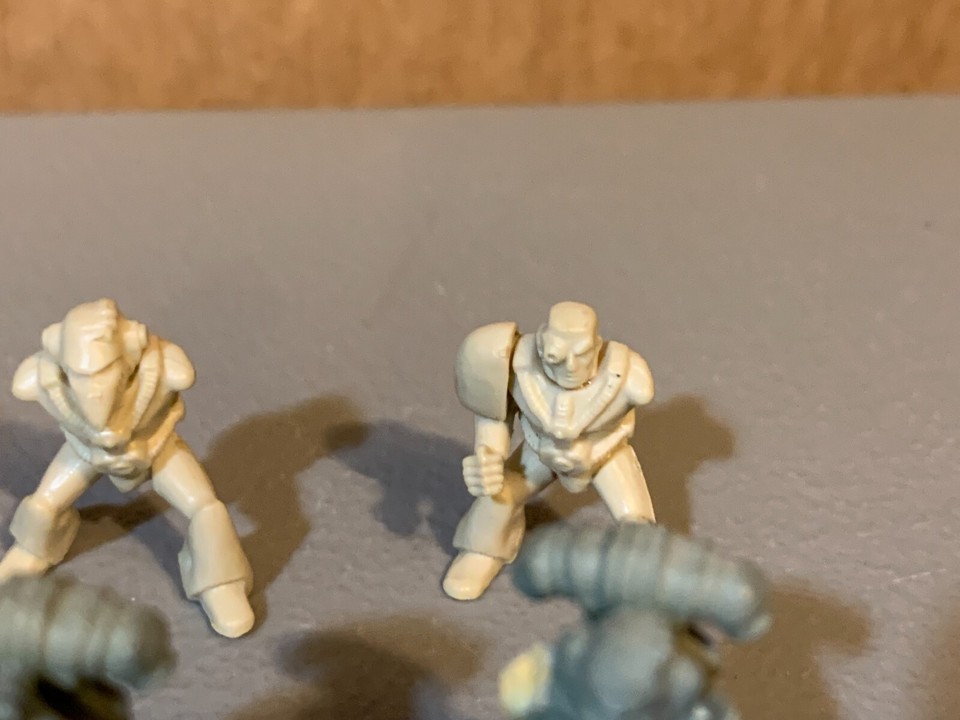 A22911 WARHAMMER 40K SPACE MARINES RTB01 BITS INCOMPLETE LOT GUNS ARMS ...