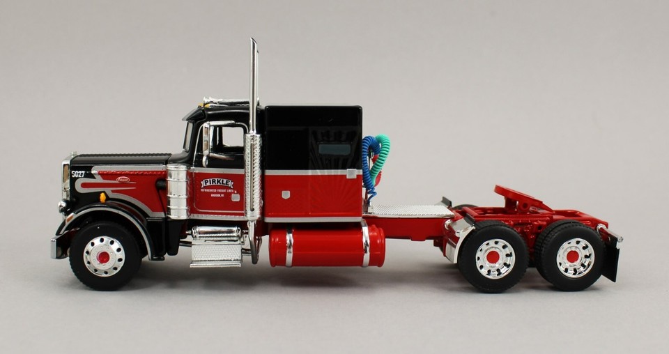 DCP 1:64 *LEGACY SERIES #1* PIRKLE Black & Red 359 60" Flattop w/Reefer ...
