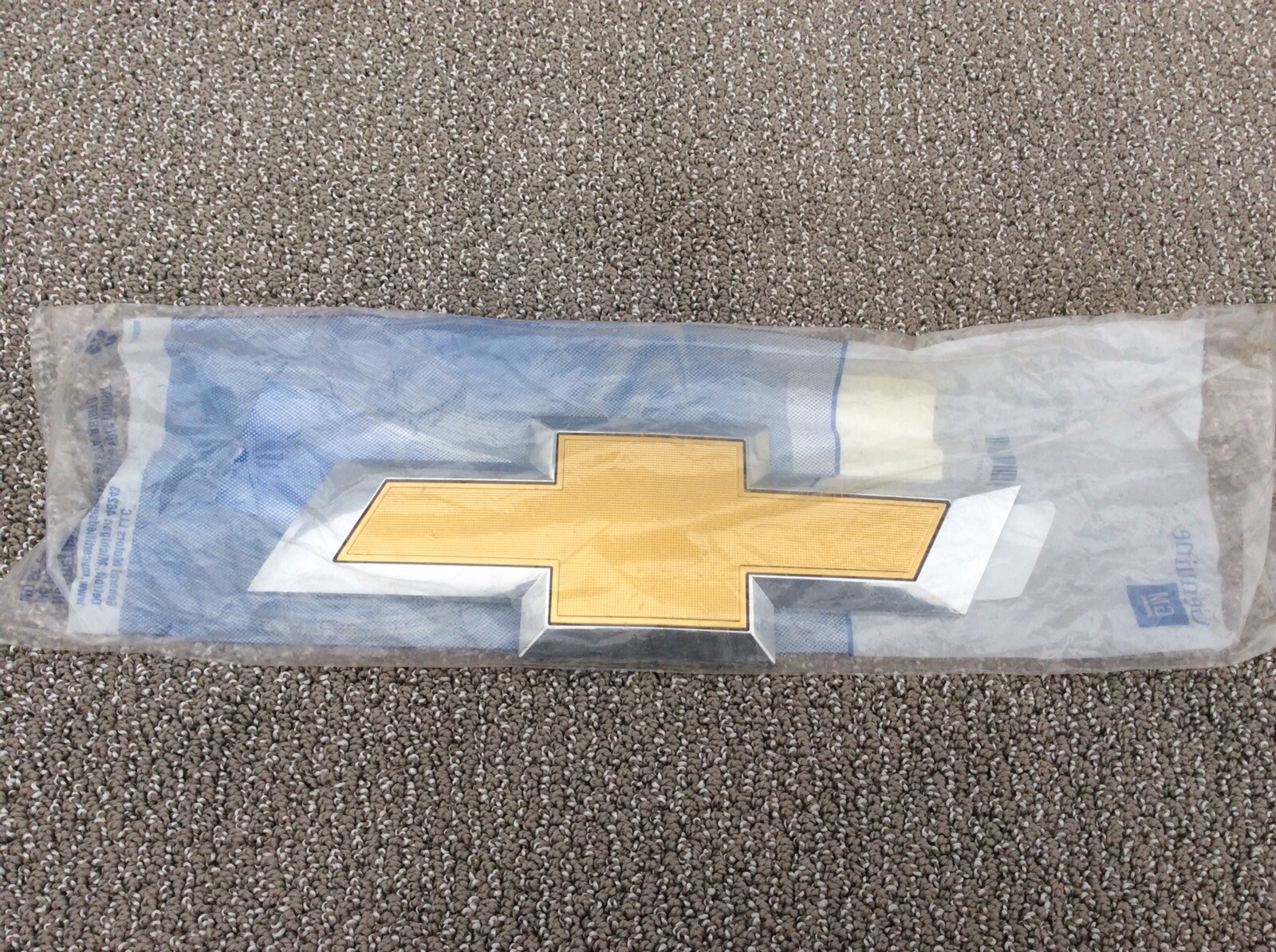 NEW GM OEM 2014 CHEVY SILVERADO CHROME & GOLD BOW TIE TAILGATE EMBLEM ...