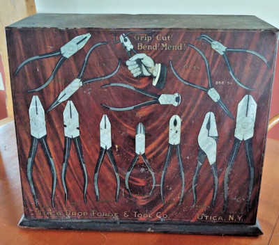 Display Cases - Hardware Store