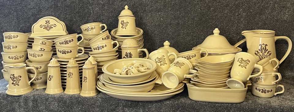 1976 PFALTZGRAFF Village Dinnerware Set Of 124 Pieces Stoneware Vtg ...