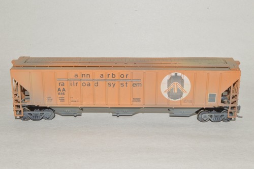 HO scale Athearn Ann Arbor RR 54' PS covered hopper car train WEATHERED ...