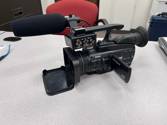 Panasonic AGHMC40P 3Mos Avccam Handheld Camcorder and accessories | eBay