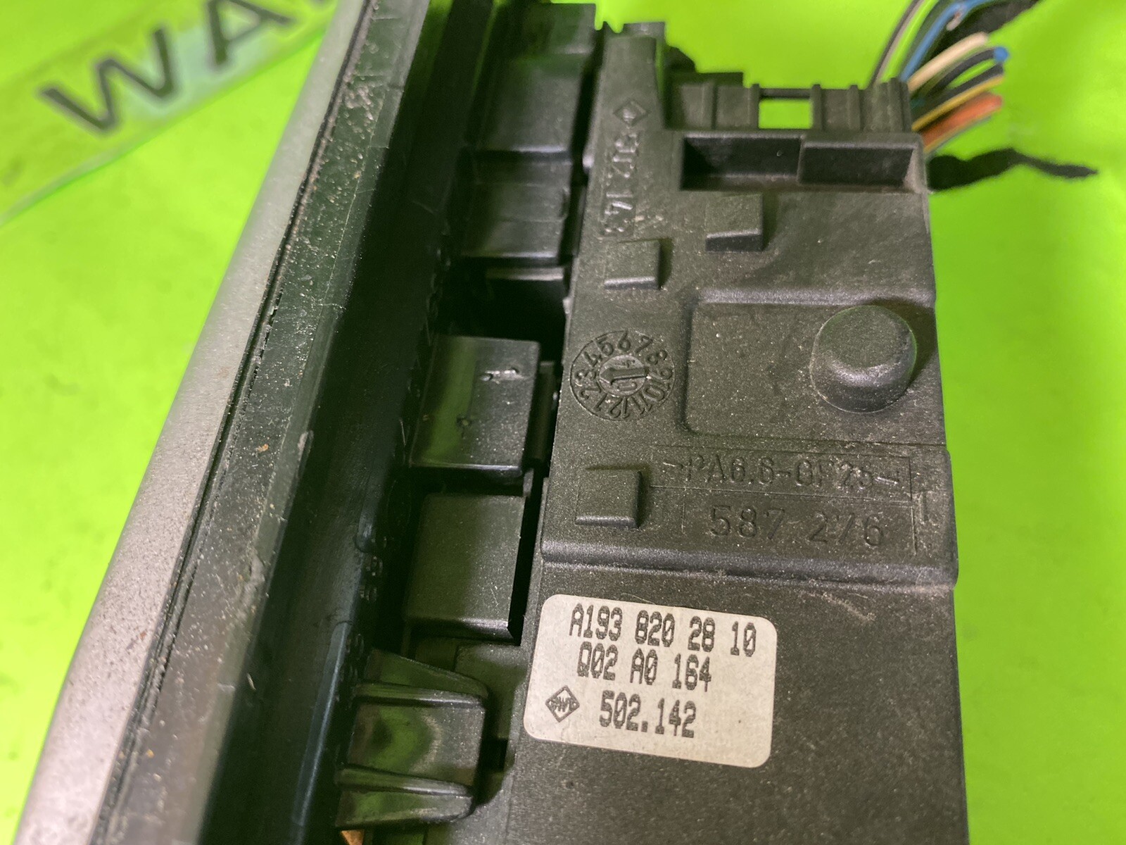 2004-2008 CHRYSLER CROSSFIRE CLIMATE CONTROL RADIO SWITCH TRIM PANEL ...