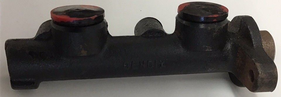 Vintage AMC Jeep Bendix Master Cylinder P/N 8983500110 Dated 1988 N.O.S ...