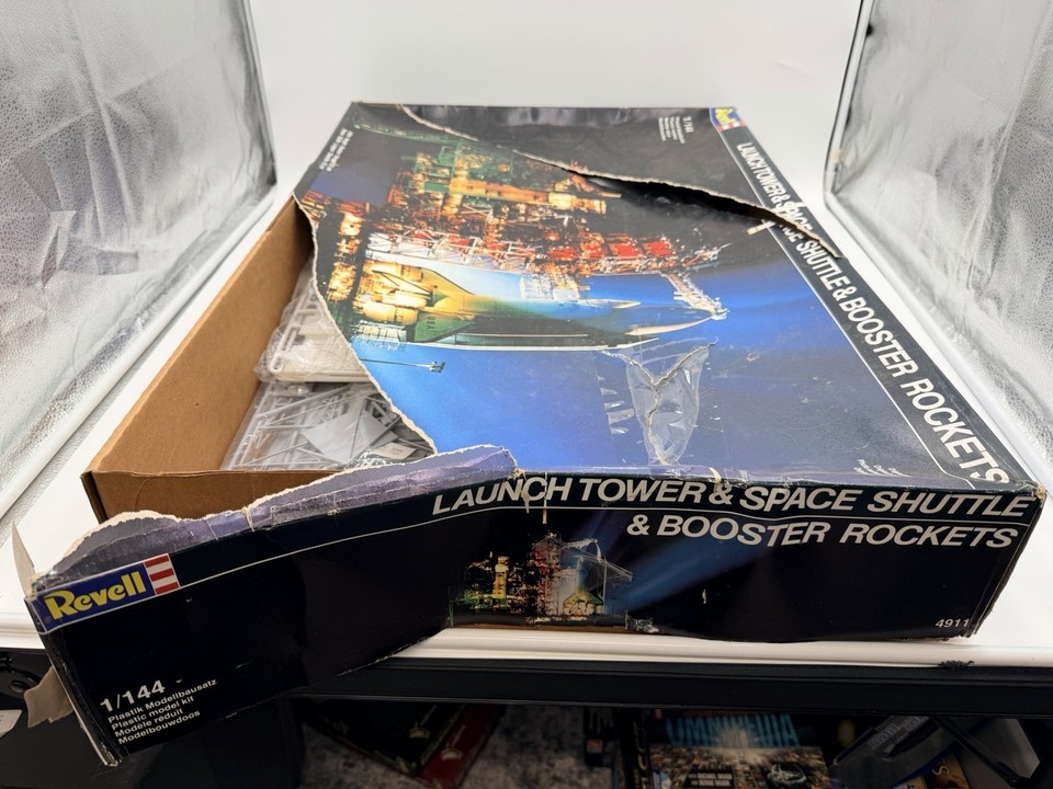 Unbuilt Large 1/144 LAUNCH TOWER & SPACE SHUTTLE & BOOSTER ROCKETS ...