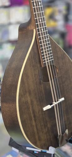 "Antique" design Octave mandolin, made in Romania by Hora, solid wood ...