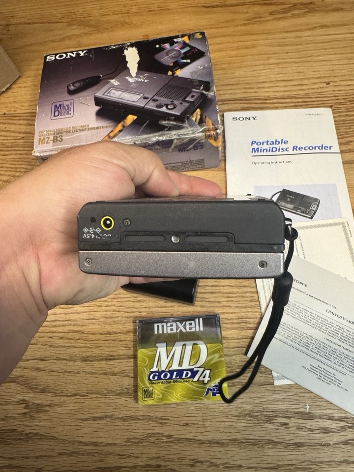 Sony MZ-B3 Portable Minidisc Recorder in Box Remote Ext Battery Case ...