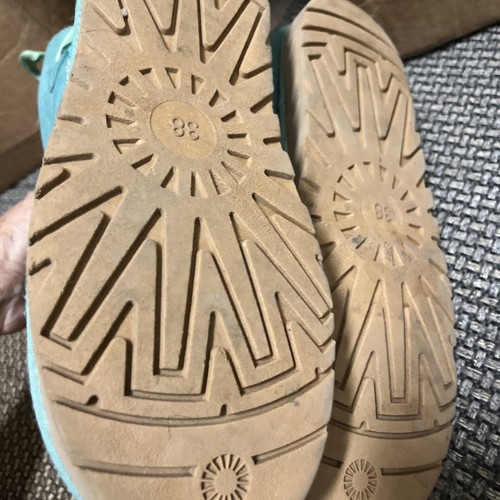 Bailey Bow Uggs green size 8 US | eBay