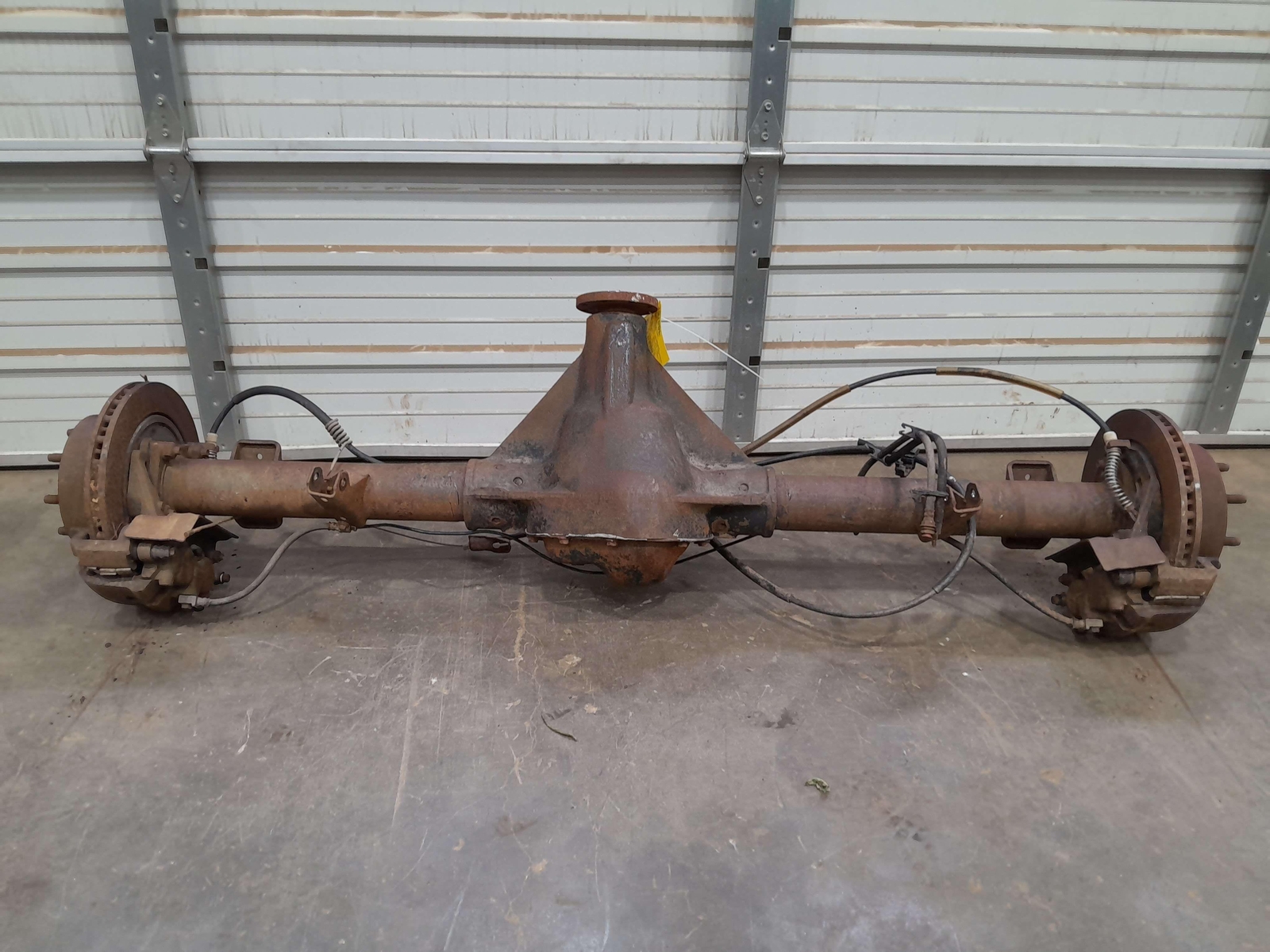 01-07 Ford E-250 Econoline Van Rear Axle Assembly 3.73 Ratio OEM ...