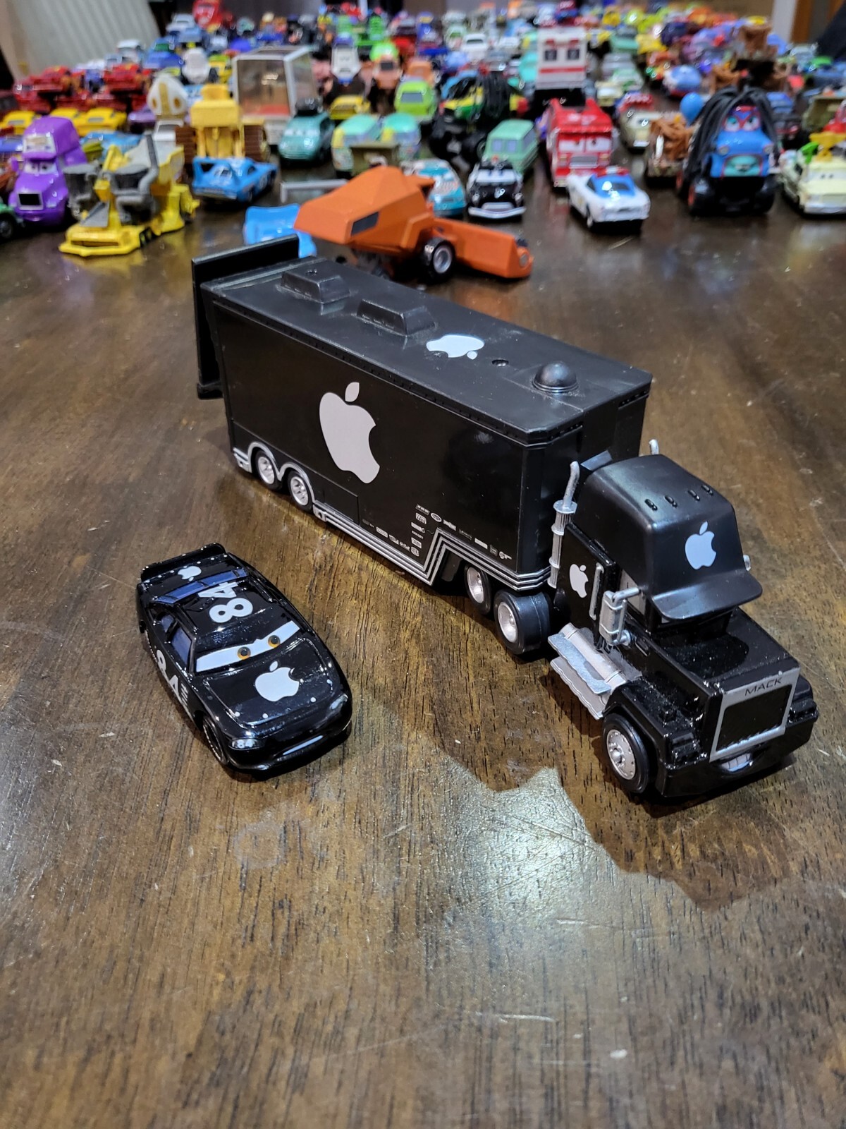 Disney Pixar Cars /Trucks Apple Racing Team 21cm Truck & Car Set Black ...