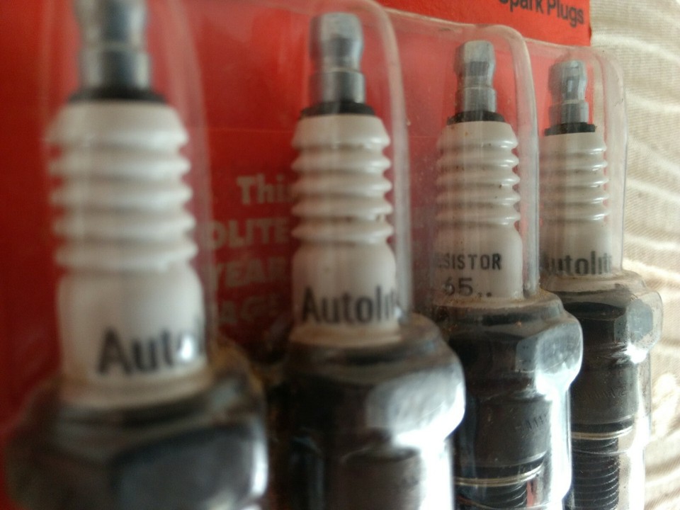 Autolite 65 Copper Spark Plugs with Resistor - Set of 4 Made in USA ...