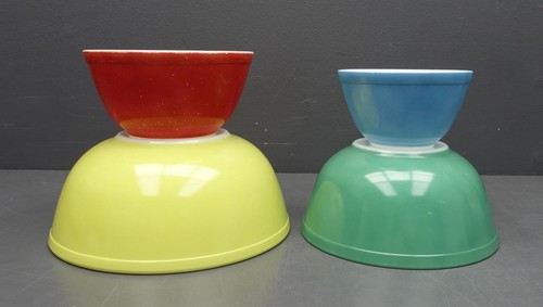 PYREX Primary Color Set 4 Vtg Nesting Mixing Bowls Blue Red Green ...