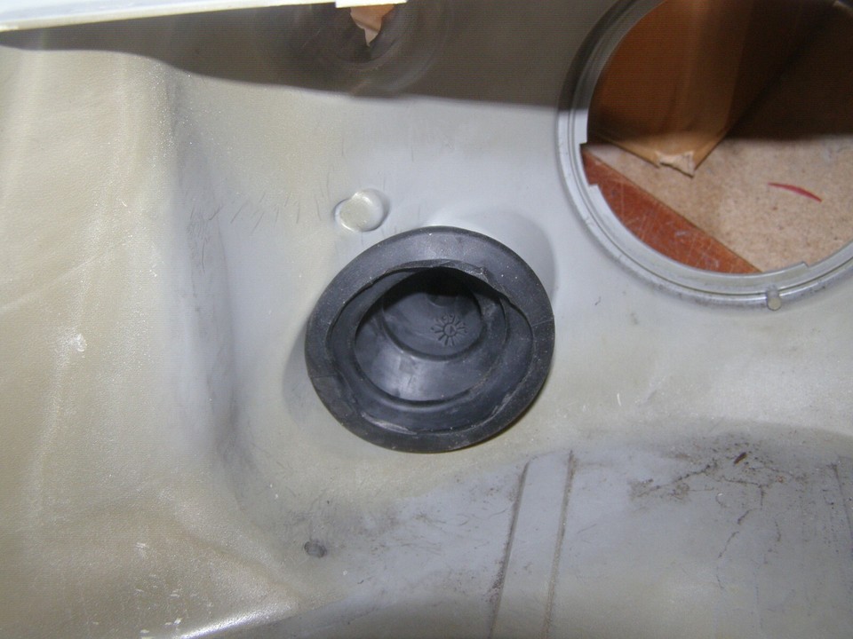 SAAB 900 classic headlight headlamp RUBBER BOOT FOR CABLES EURO LIGHTS ...