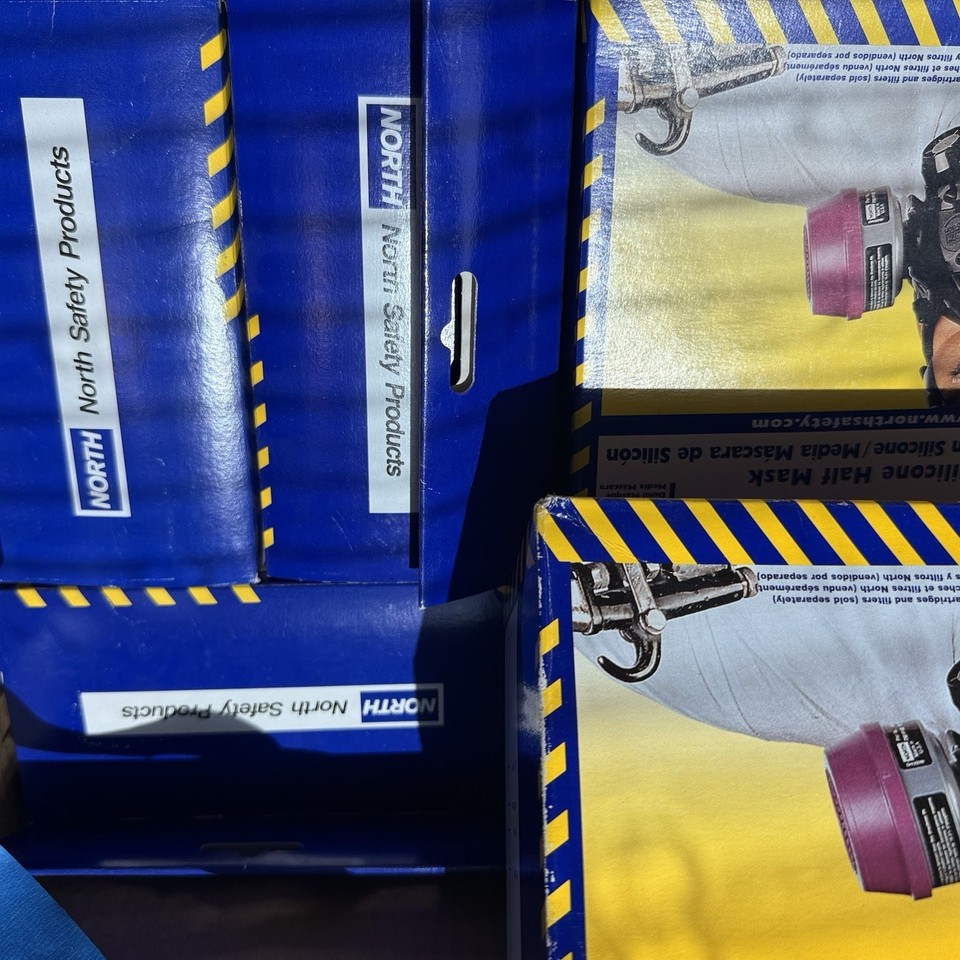 Honeywell North 7700 Series Half Face Respirator (7700-30M) - Size ...