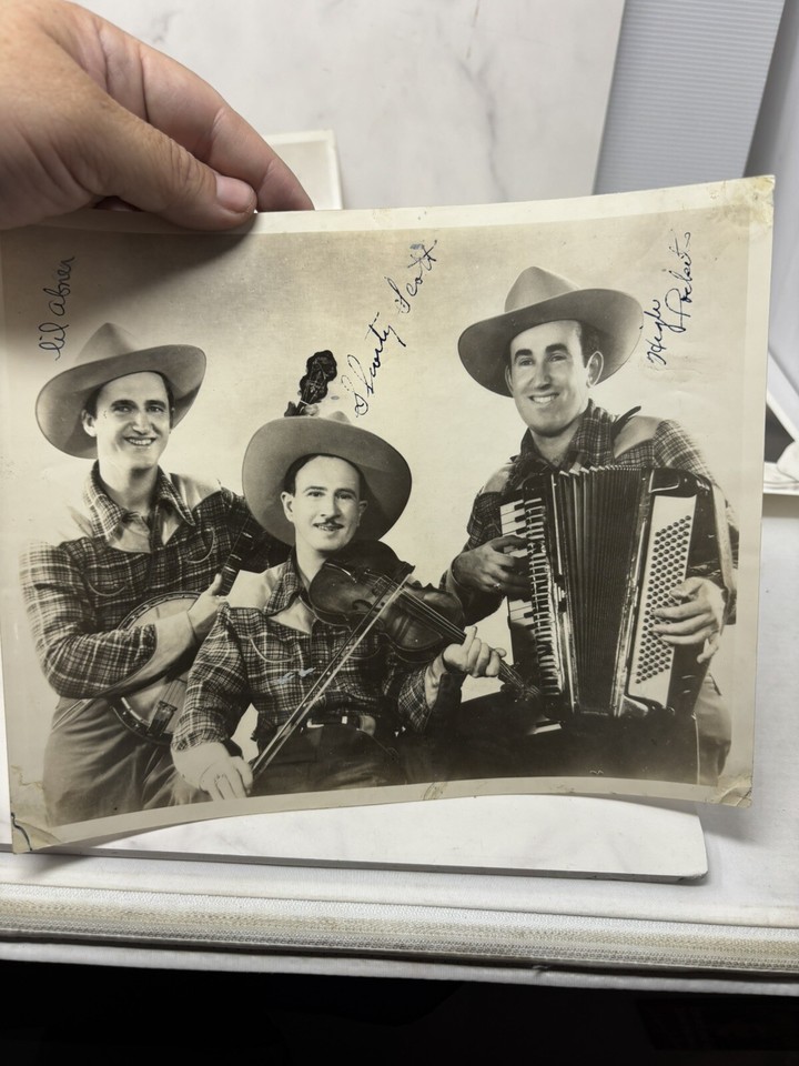 Lot Of 12 Autographed Photos Of 1940s Country Western Actors And ...