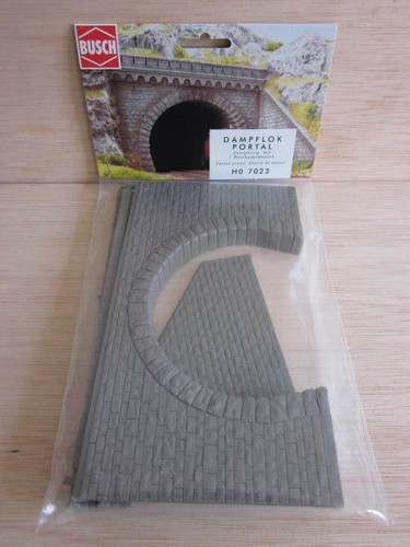HO - Busch - ref.7023 - Boca de tunel via doble con laterales y frontal ...