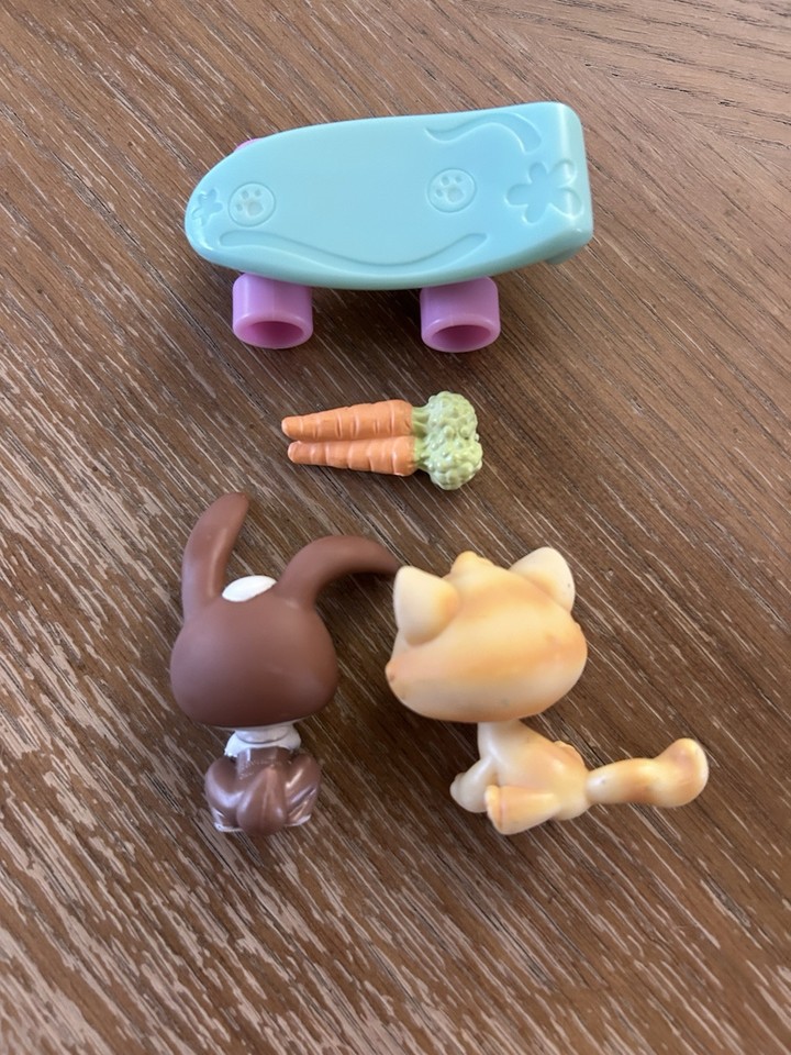 Littlest Pet Shop LPS Authentic Bunny Cat Skateboard 121 122 | eBay
