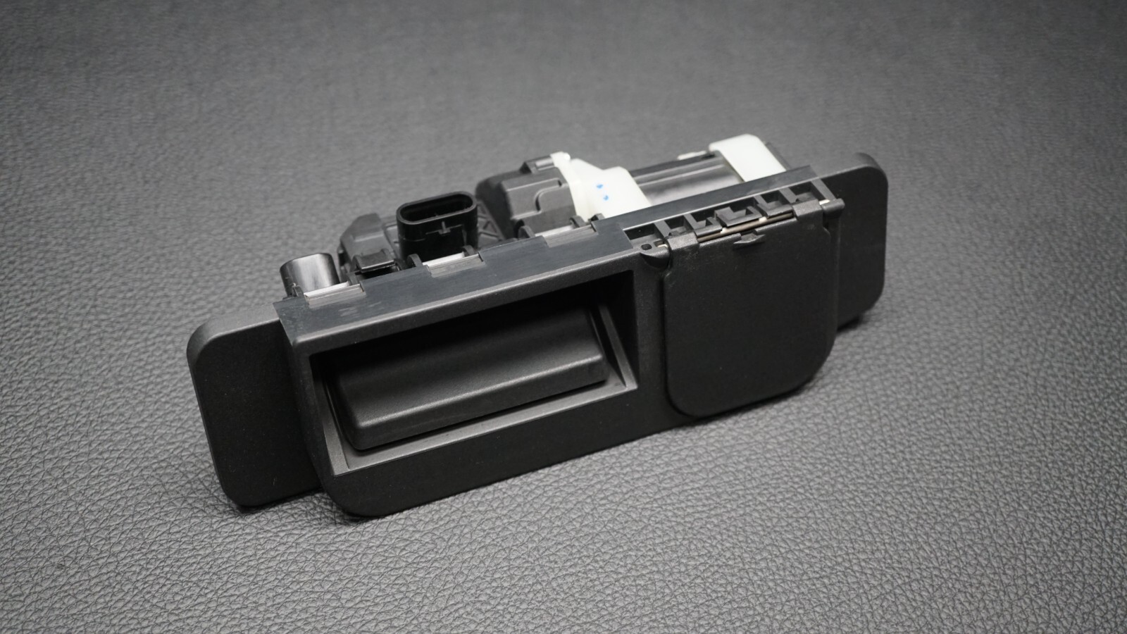 GENUINE 2017 MERCEDES BENZ E-CLASS W213 S213 TAILGATE RELEASE HANDLE ...