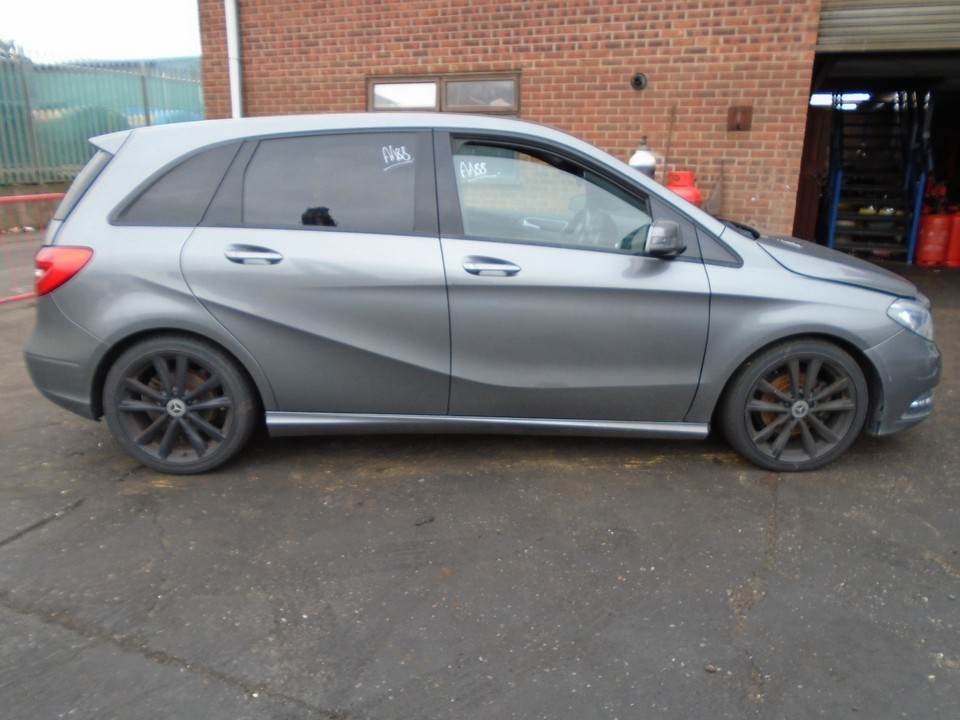 12 MERCEDES B180 W246 CDI STEERING WHEEL WITH SRS & CONTROLS 11-18 ...