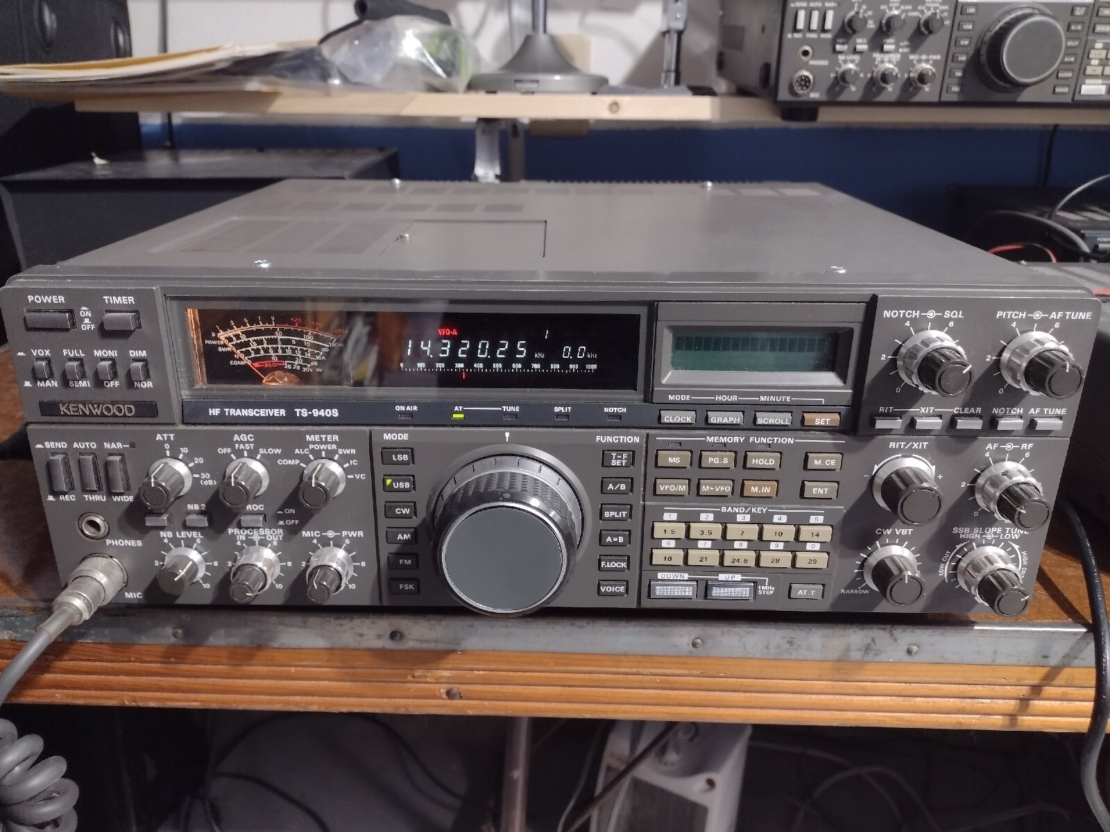 Kenwood TS-940S 160-10 + WARC HF SSB/CW/AM 100 W Ham Radio Transceiver ...