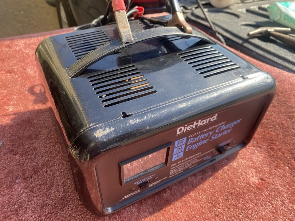 DieHard 12v Battery Charger Engine Starter Auto 2/10/50 Amp 200.71222 ...
