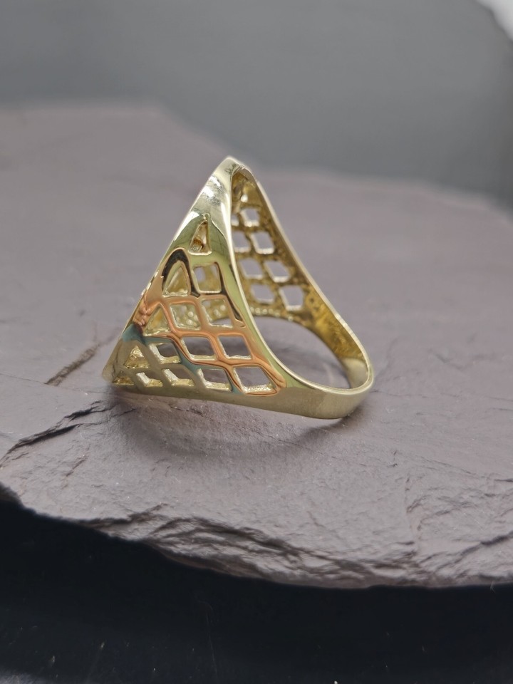 New Solid 9ct Yellow Gold Signet Full Sovereign Coin Ring size V ...