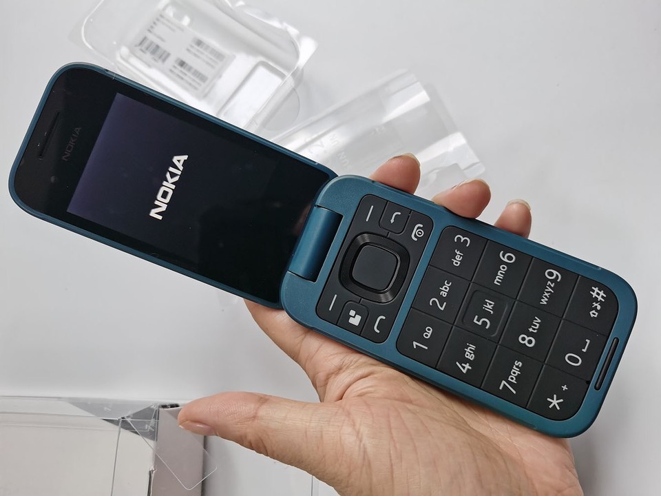 New - Nokia 2660 Flip Unlocked Dual-SIM 128MB large-sized physical ...