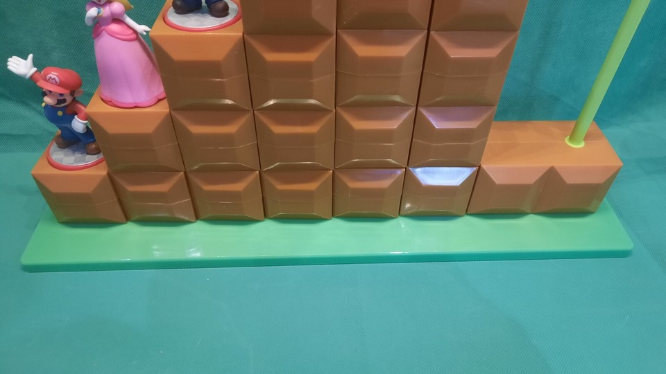 NINTENDO AMIIBO SUPER MARIO END OF LEVEL FLAG POLE DISPLAY STAND | eBay UK