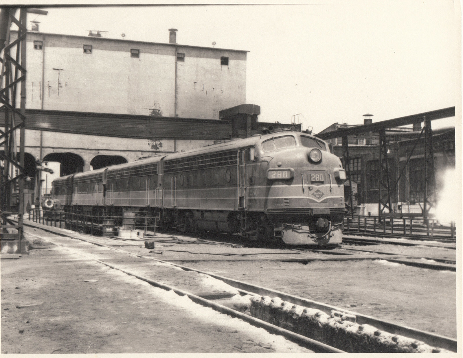 READING RAILROAD ~ DEISEL & ELECTRIC LOCOMOTIVES ~ (7 PHOTOS) ~ c ...