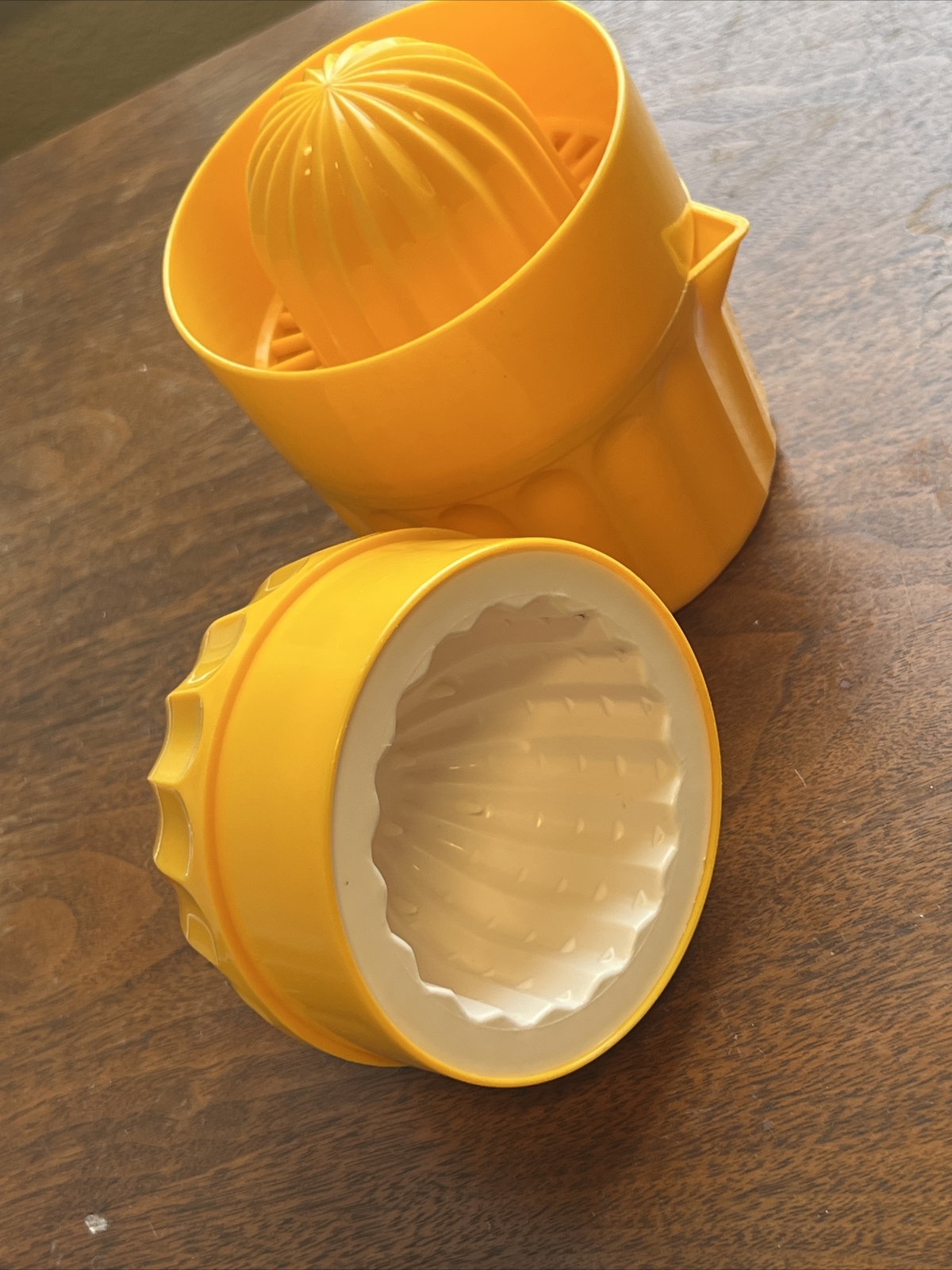 Vintage JUICER Per Alimenti Juicer Pouer Jug Yellow 6",Made in Italy ...