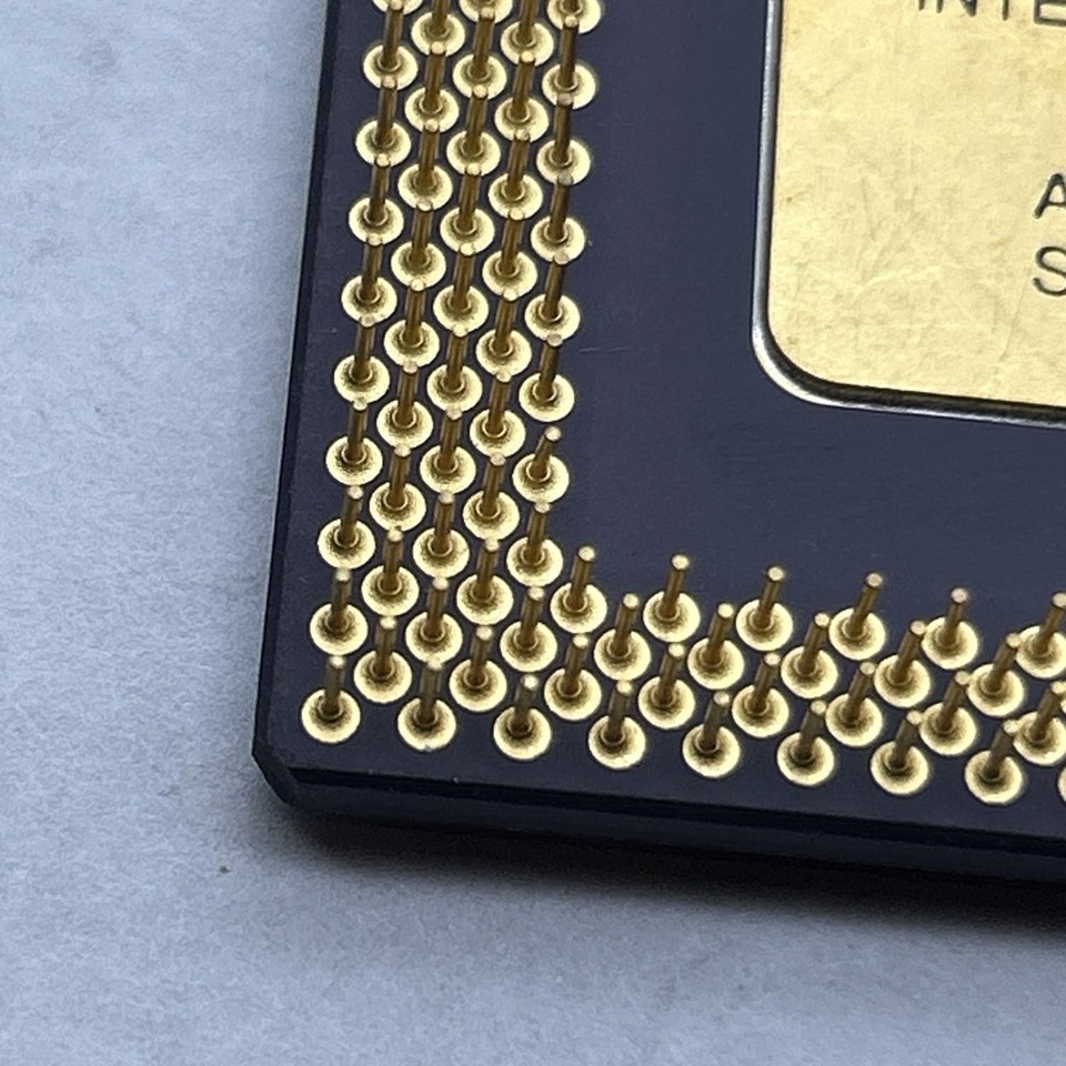 Intel Pentium 90 Mhz CPU 1992 P90 A80502-90 Gold Top Processor SX957 N ...