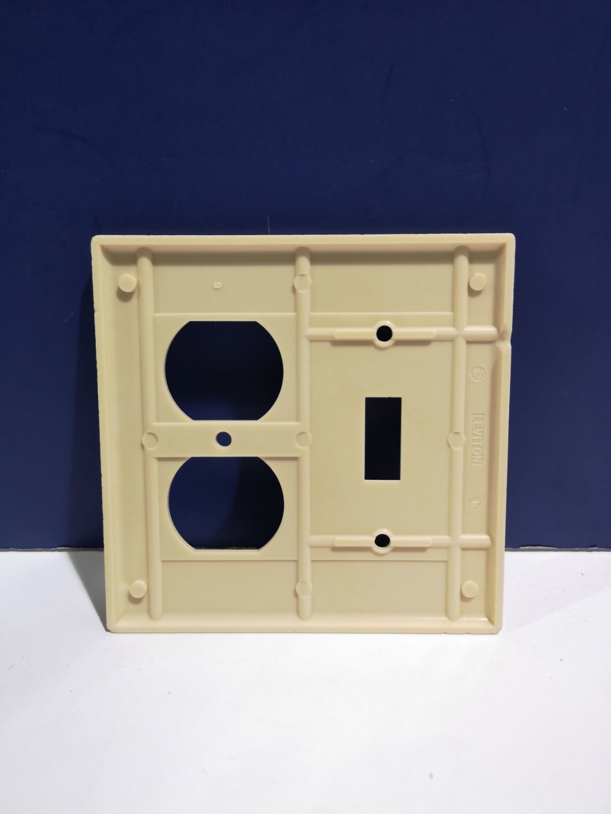 2-PK Leviton IVORY 2-Gang Toggle Switch & Outlet Receptacle Wall Plate ...